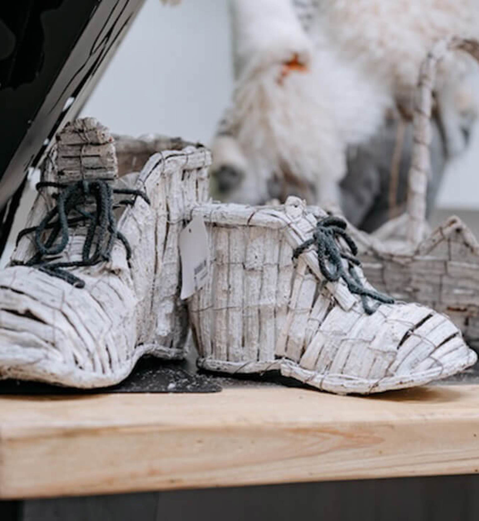 Wholesale Vases, Containers, Display Structures | DHG