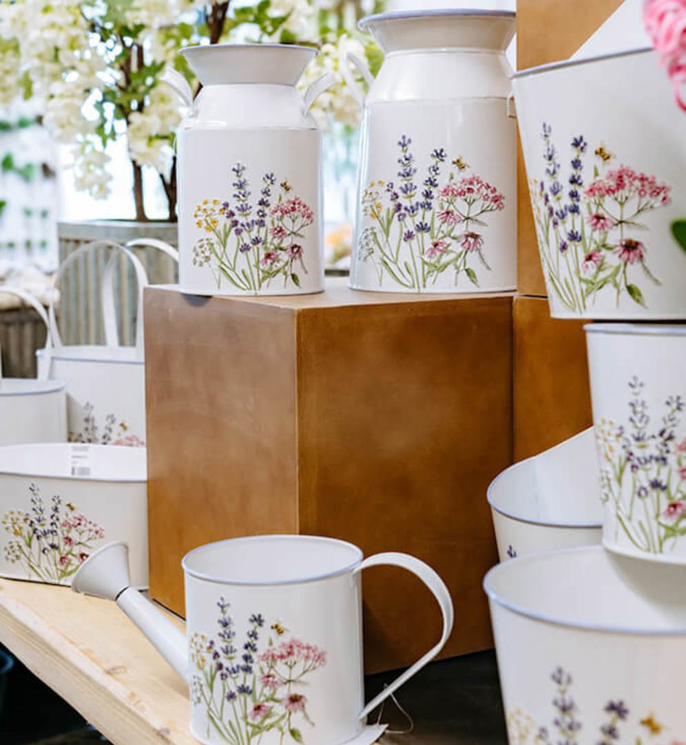 Wholesale Vases, Containers, Display Structures | DHG